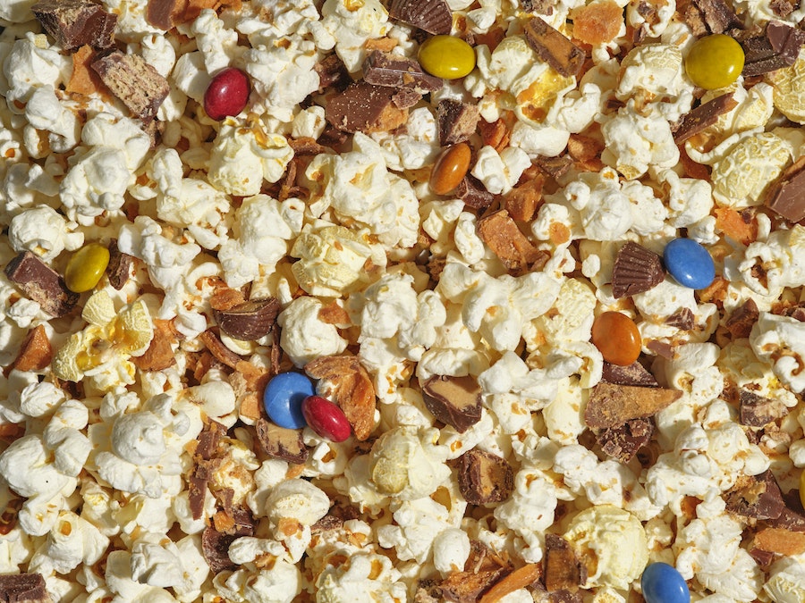 An M&M Popcorn Recipe That's All Treat and No Trick - Popsmith