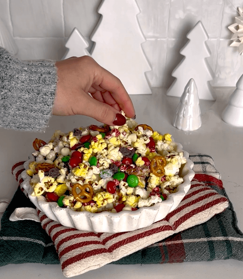 This Holiday Popcorn Will Be Your New Family Tradition
